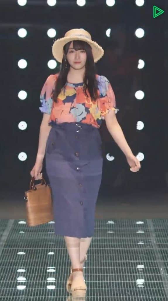 欅坂46「Wワタナベ」ことRay専属・LARMEレギュラーモデル渡辺梨加×non-no専属モデル渡邉理佐「REDYAZEL」ステージのランウェイに登場！【TGC 2019 S/S】